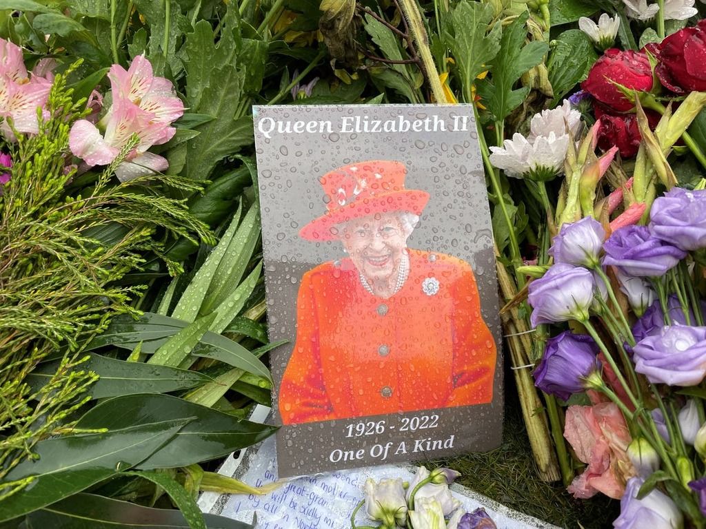 Queen hailed as ‘courageous and gracious’ leader in…