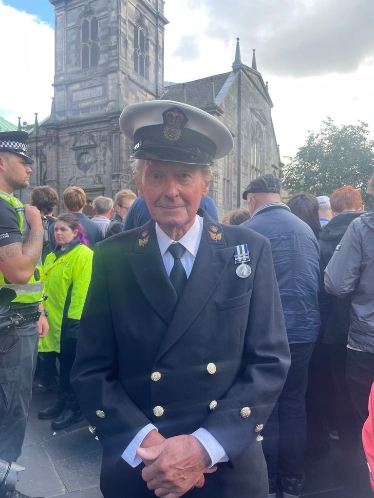 Retired naval officer puts on uniform ‘one last time’…