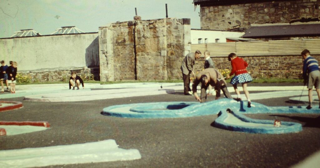 Rare photos of Edinburgh's Portobello give glimpse of…