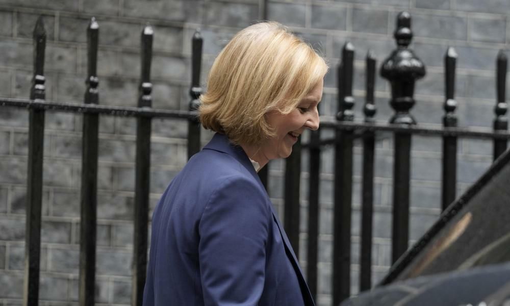 Liz Truss lands in US to reset ‘special relationship’…