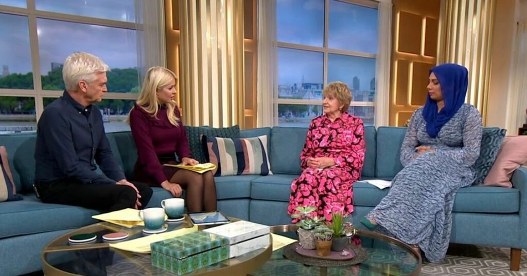 This Morning's Deidre Sanders reveals first signs of…