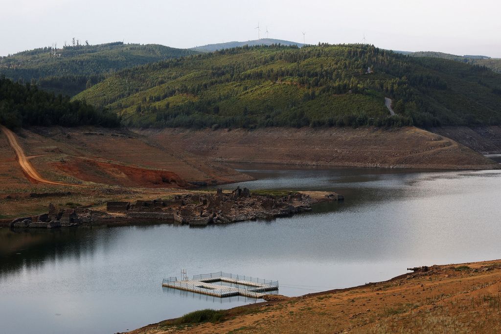 Drought prompts Portugal to restrict water use at more…