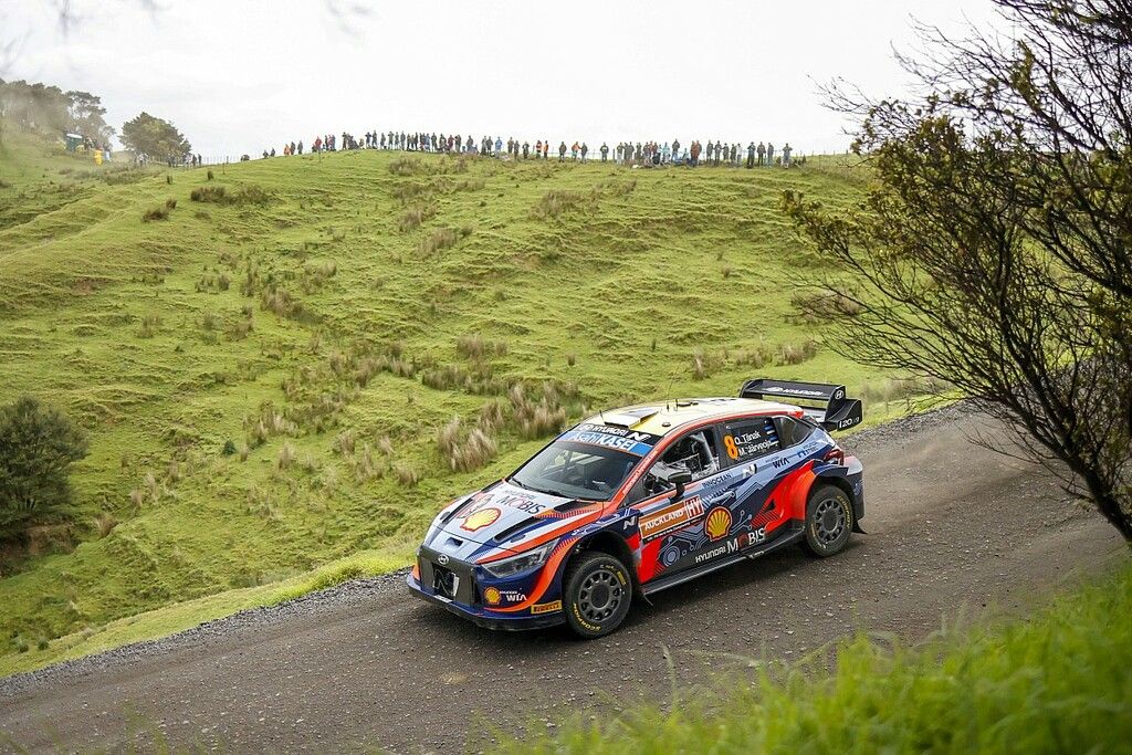 WRC New Zealand: Tanak fires first salvo in opening…