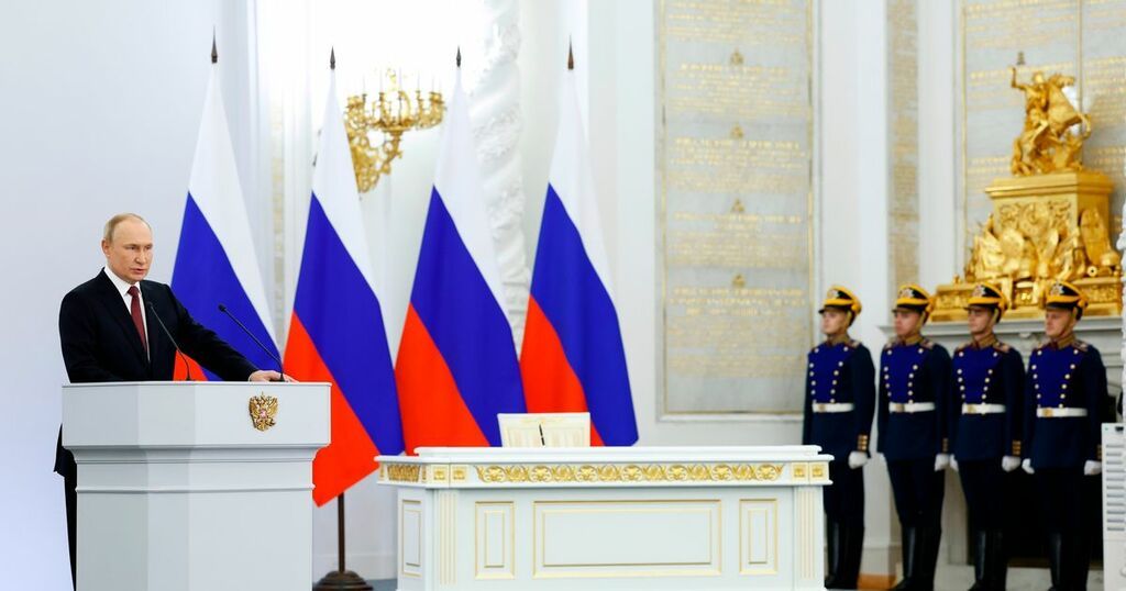 Vladimir Putin signs treaties to make annexed…