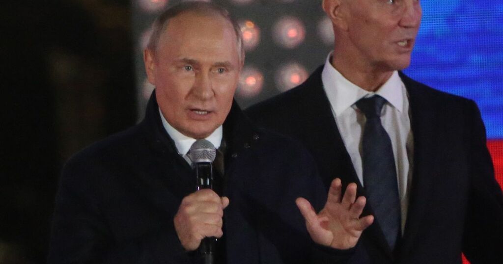 Vladimir Putin ‘in pain from cancer’ as Russian tyrant…