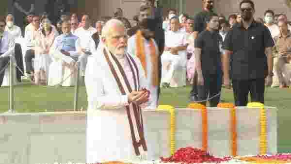 Gandhi Jayanti: PM Narendra Modi pays tribute to…