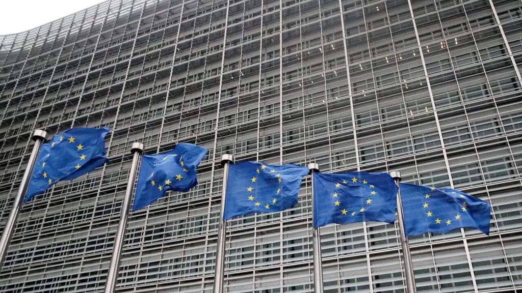 Macron's European Political Community summit opens in…