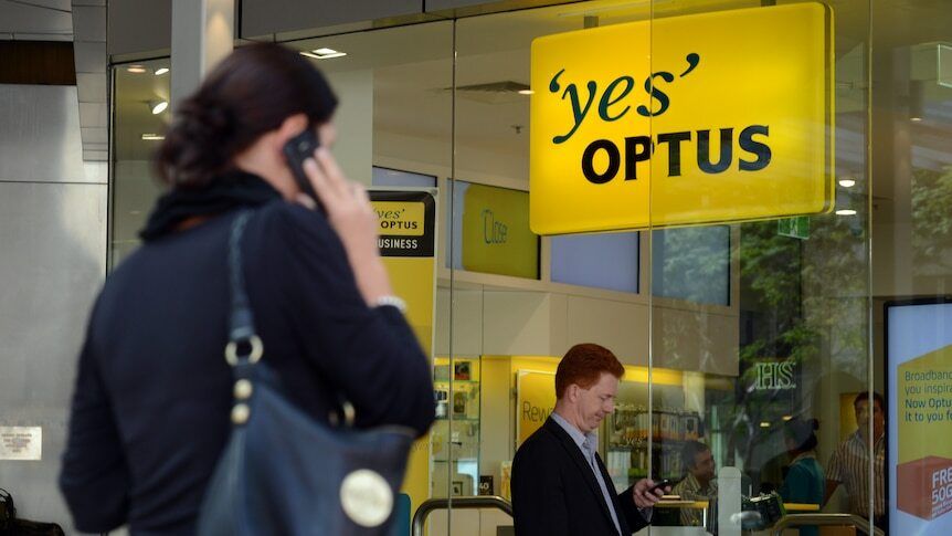 Weeks on, more Optus customers find out personal…