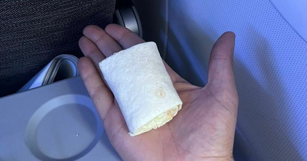 Aer Lingus passenger slams quarter wrap that 'tasted…