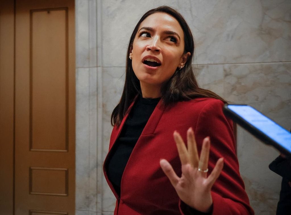 AOC hits back at Lauren Boebert for calling her too…