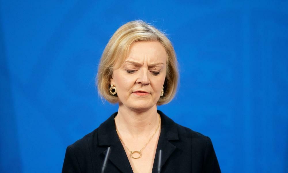 ‘It feels like game over’: Truss struggles for…
