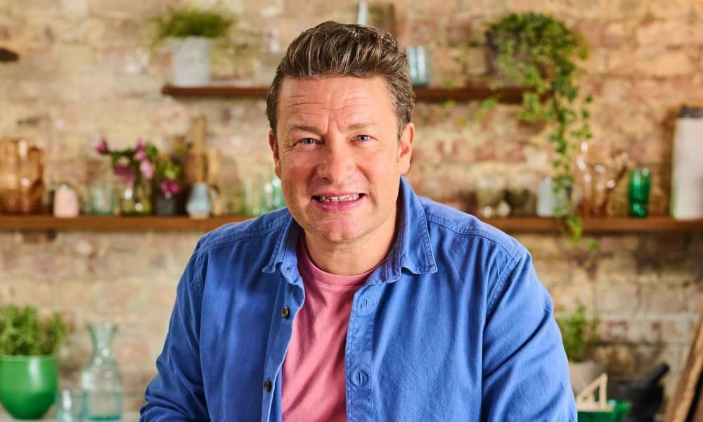 Jamie Oliver and Geri Halliwell-Horner become the…