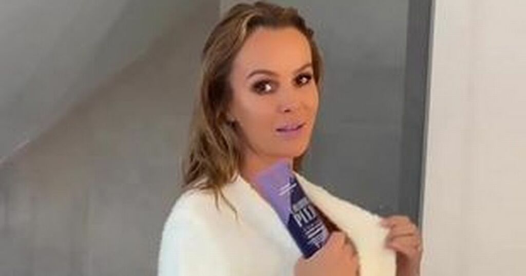Amanda Holden suffers accidental wardrobe malfunction… Amanda Holden suffers accidental wardrobe malfunction…