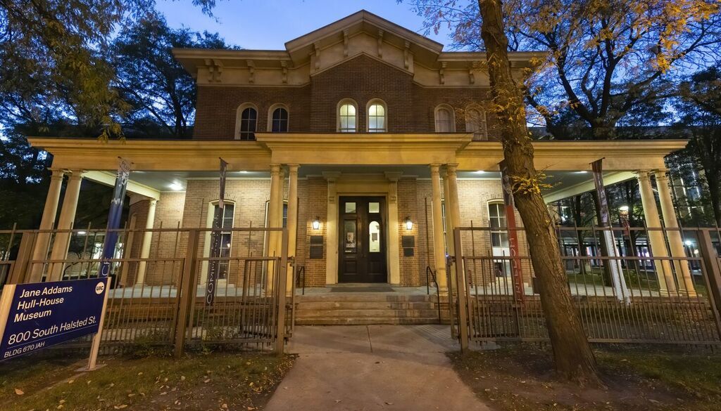 A ‘Devil Baby’ and other spirits: Hull-House puts…