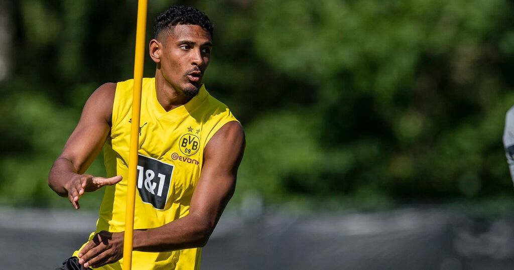 Sebastien Haller training with former club three…