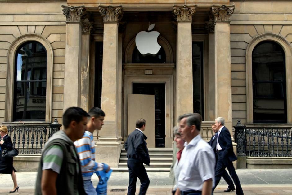 Scottish Apple shop becomes first to unionise in UK