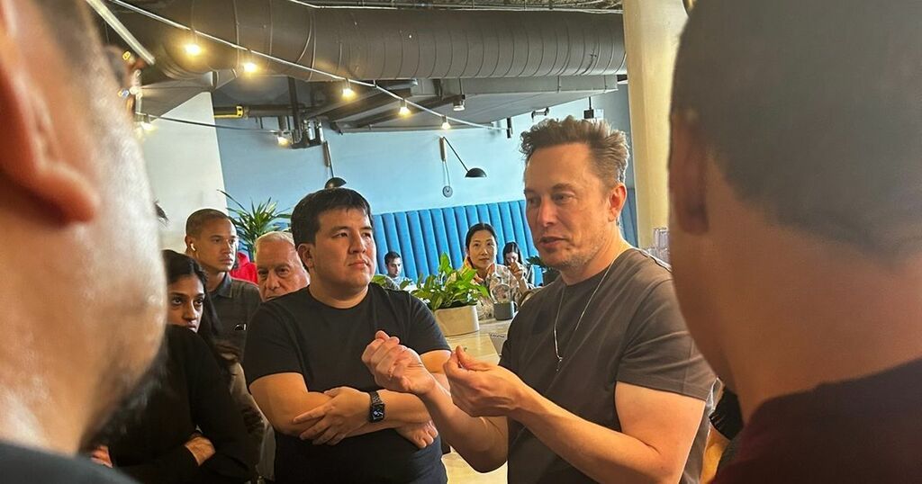 Elon Musk sacks thousands of Twitter staff in…