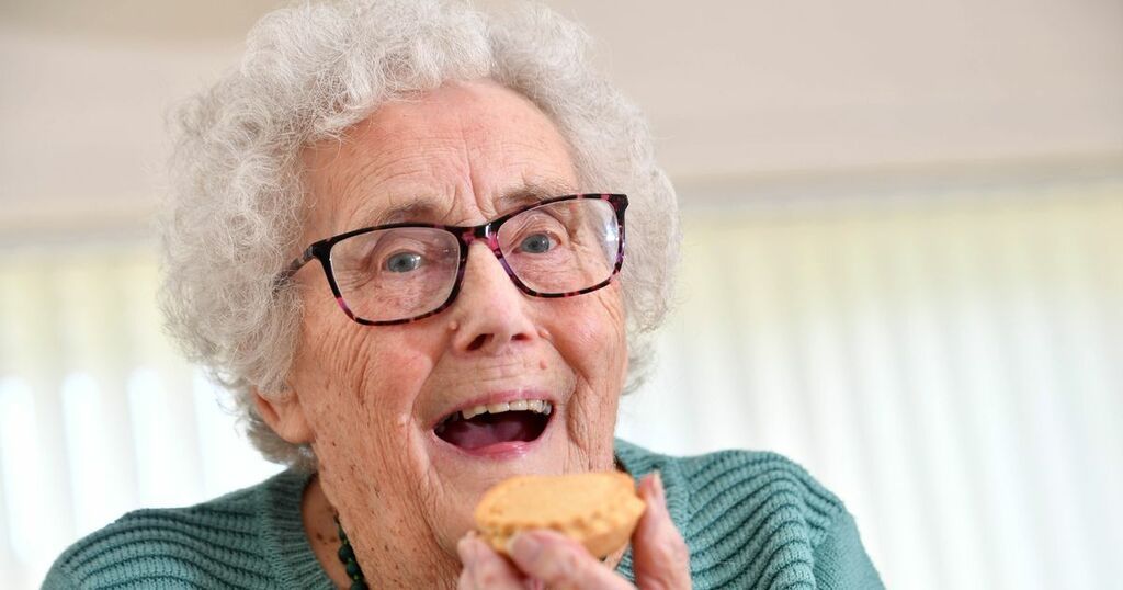 The 92-year-old widow who melted hearts with her sweet…