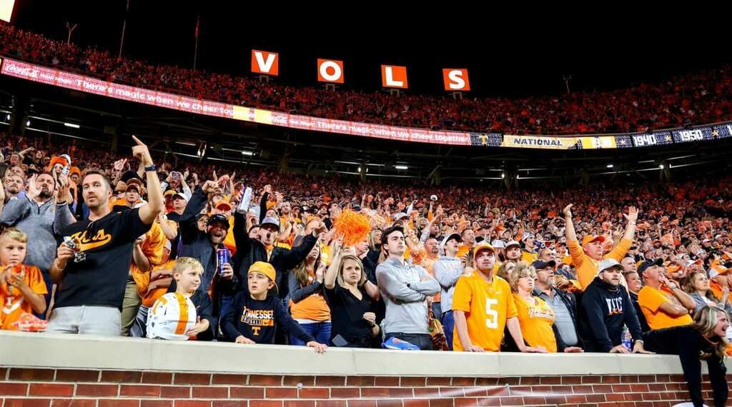 Tennessee Fan Goes Viral for ‘GameDay’ Mustard Chug…