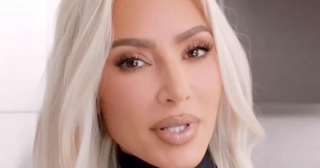 Kim Kardashian accused of 'pretending to cook' in new…