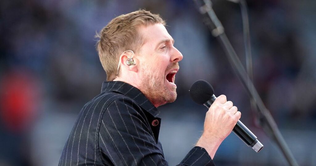 Kaiser Chiefs tour review: Leeds band raise the roof…