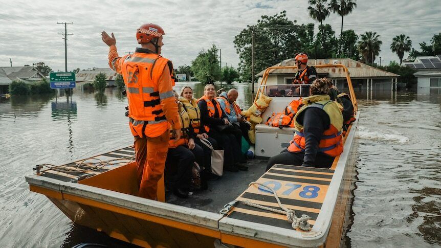 Search for missing man suspended, Condobolin flood…