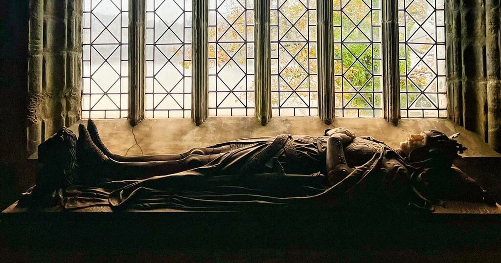 Scot snaps pics of Robert the Bruce sculpture with…