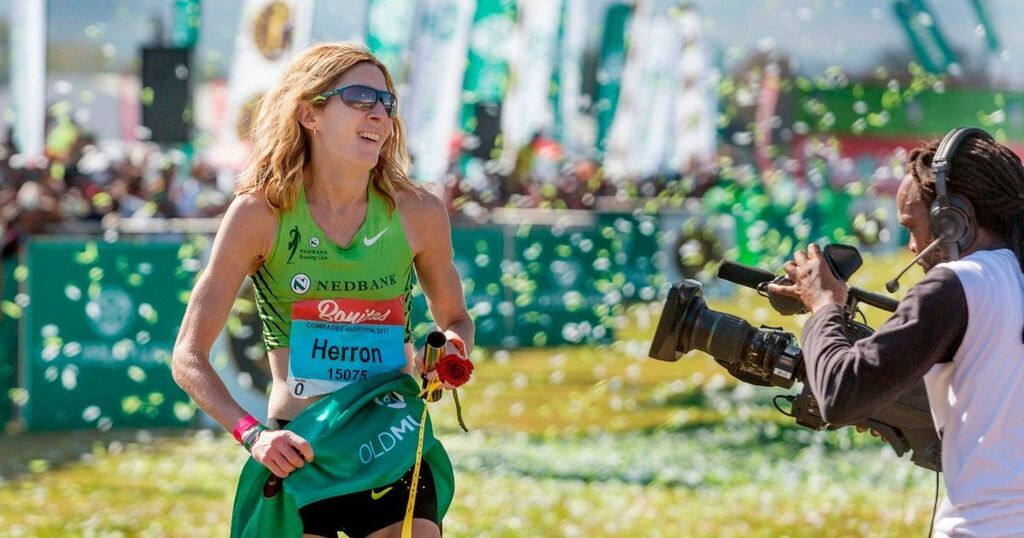 Female ultramarathon runner's 100-mile world record…