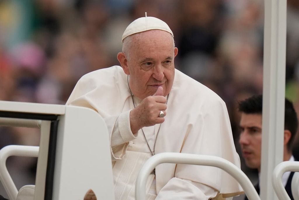 Pope heads to immigrant father's hometown for birthday…