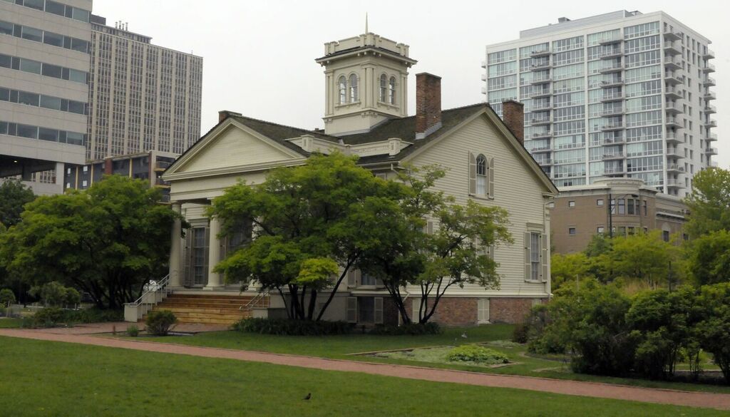 Chicago’s oldest house gets a new name and a renewed…
