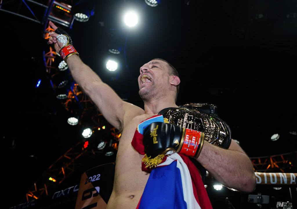 Ante Delija def. Matheus Scheffel at 2022 PFL…