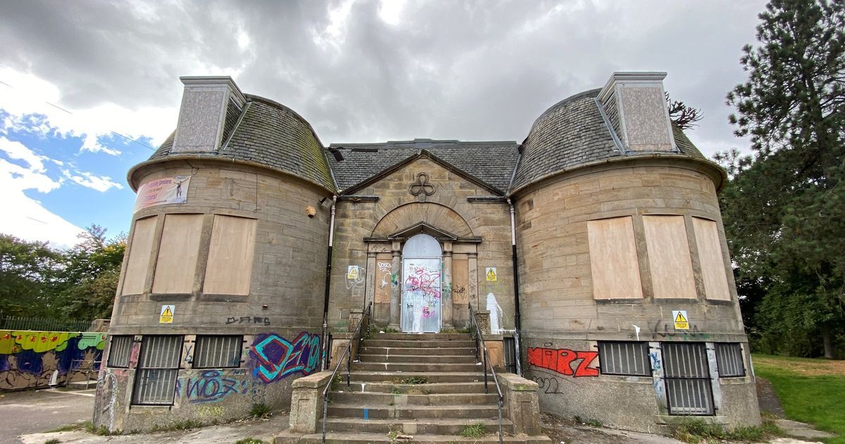 Photos show abandoned Edinburgh millionaire mansion…