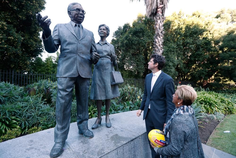 Melbourne to raise at least three new statues of women…