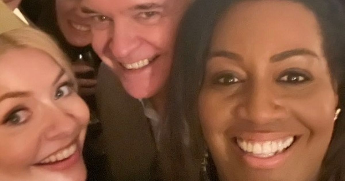 Holly and Phil lift lid on boozy This Morning party