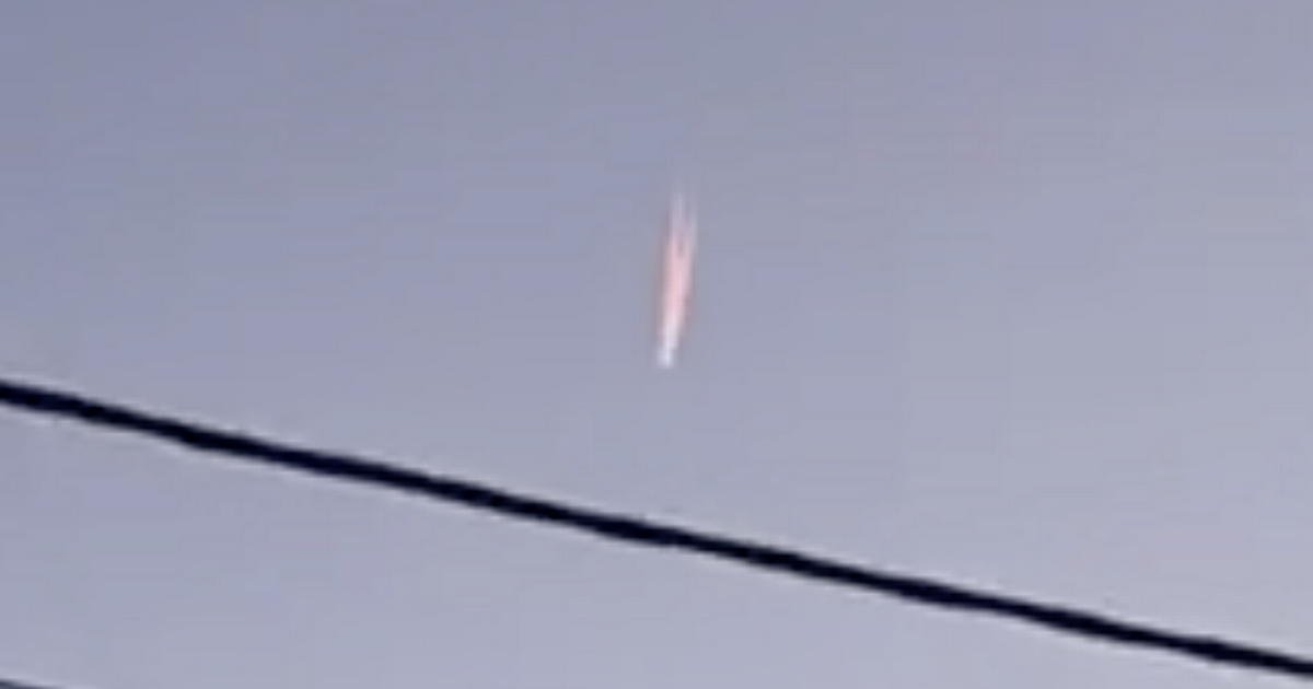 Skygazer captures footage of mysterious 'fireballs'…