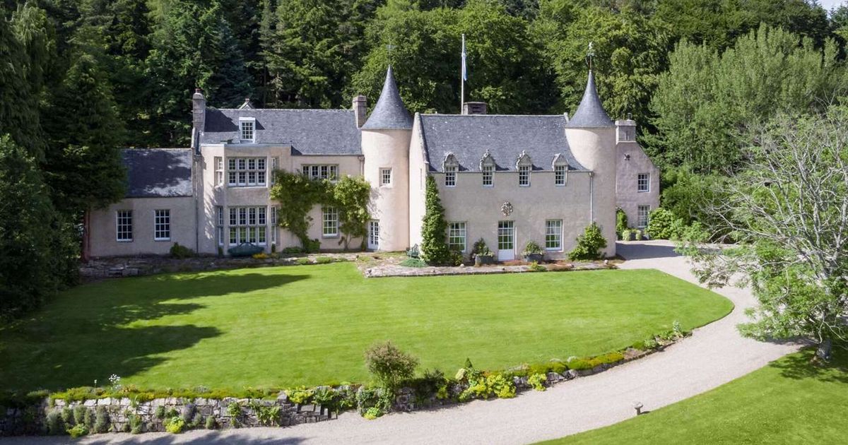 The Scottish castle once owned by Billy Connolly you…