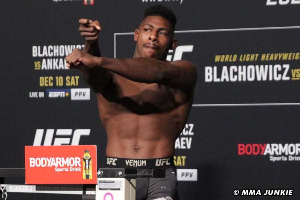 Photos: UFC 282 official weigh-ins