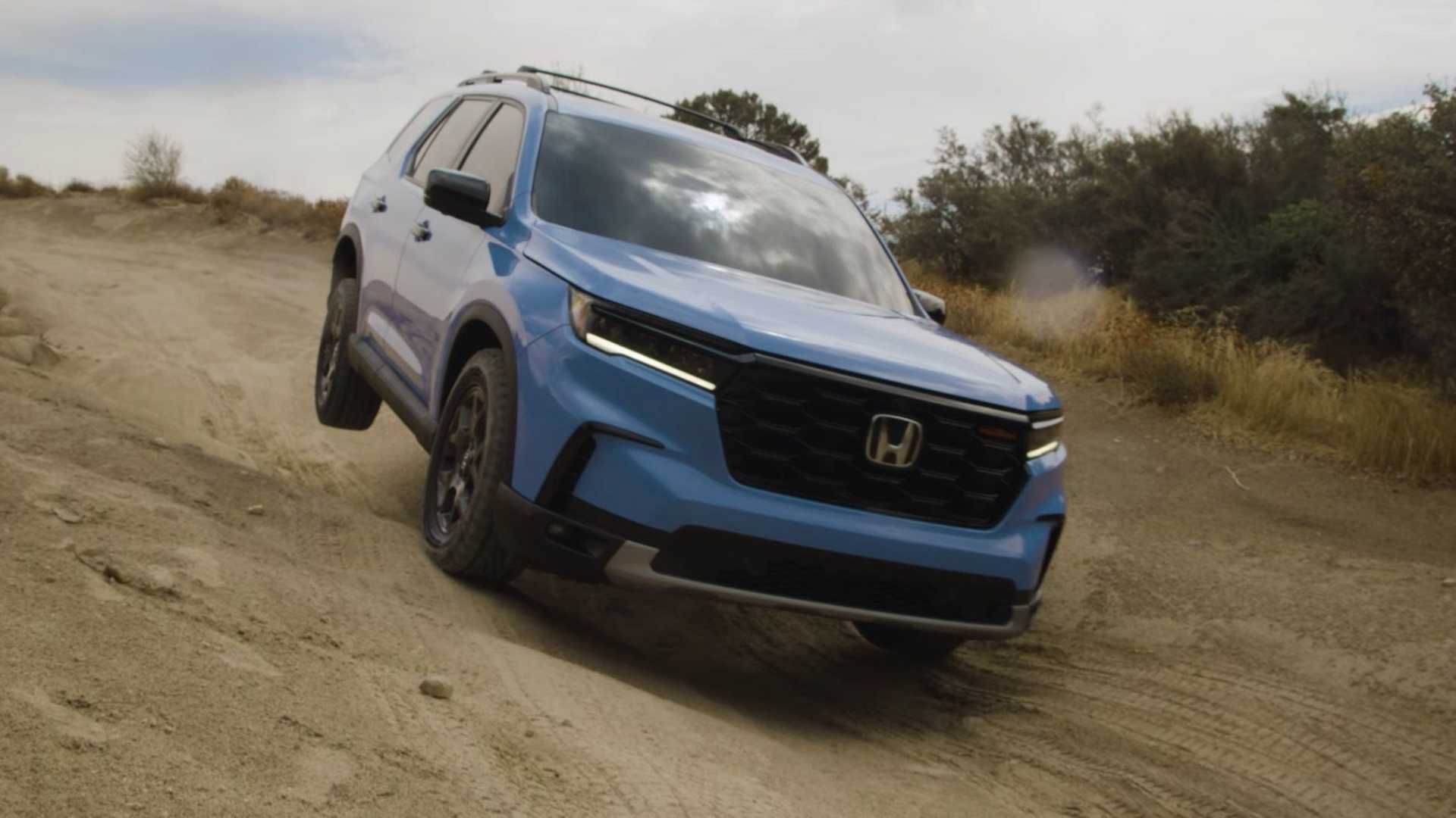 2023 Honda Pilot TrailSport Shows Its Off-Road Chops…