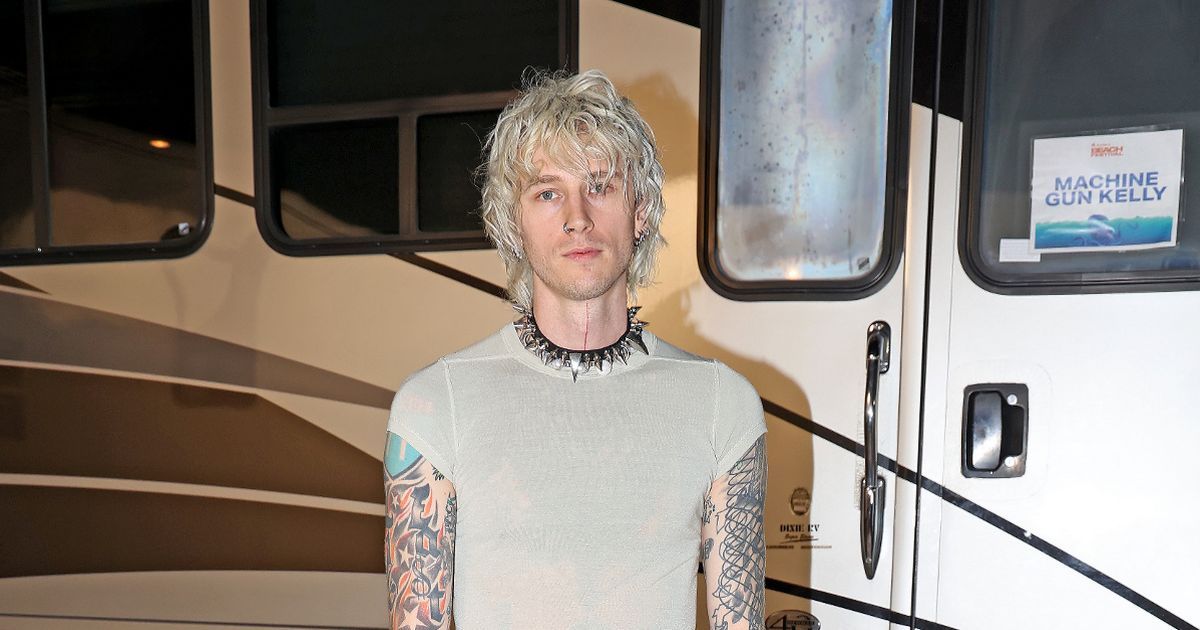 Machine Gun Kelly posts bizarre video of leech…
