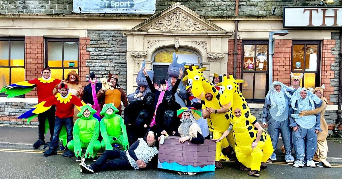 Group dress up as Noah's Ark for hilarious annual…