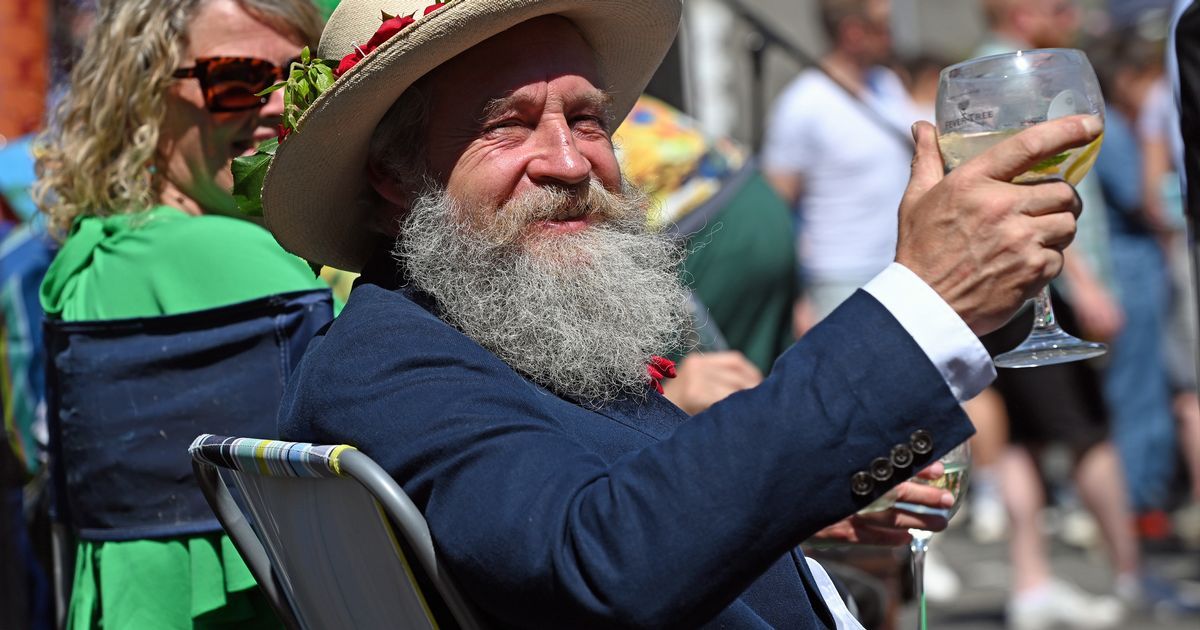 An 'incredible' teacher has died after 31 years at the…