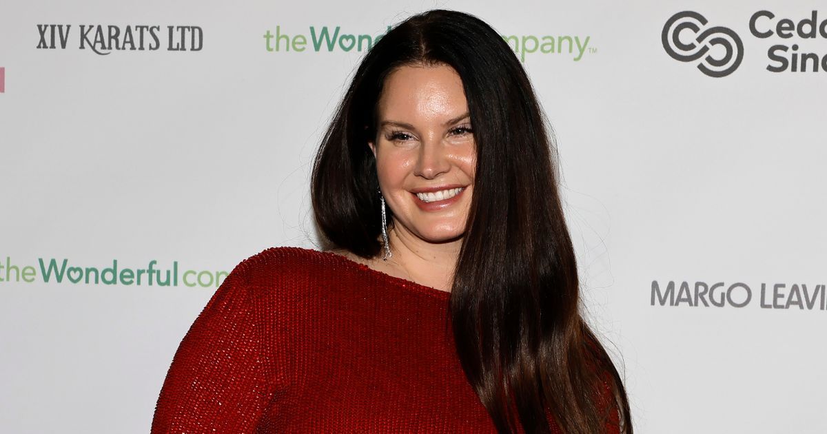 Lana Del Rey promotes new album with just one… Lana Del Rey promotes new album with just one…