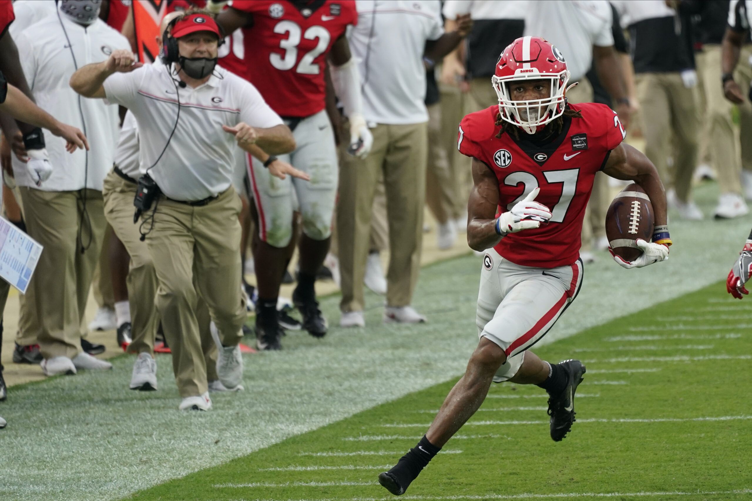 Elite athlete Kyron Jones makes commitment, signs with…