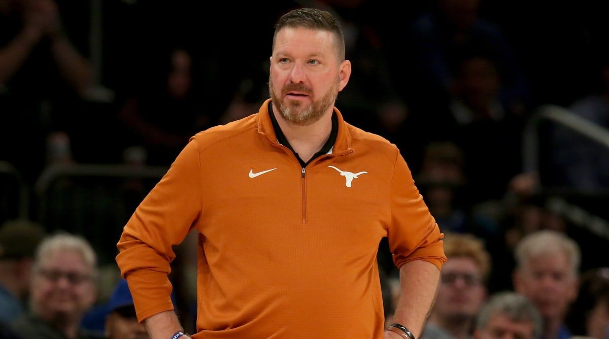 Texas MBB Coach Chris Beard’s Fiancee Says He Didn’t…