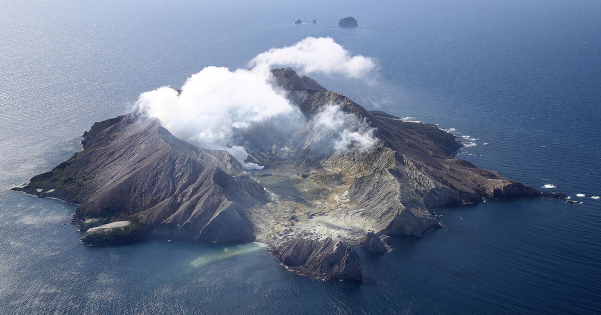 Killer volcano Whakaari 'could erupt at any time on…