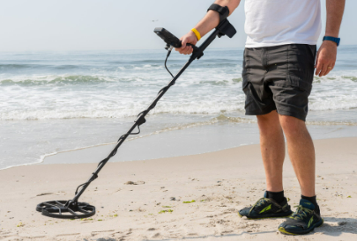 Detectorists who stole £3m worth of buried treasure…