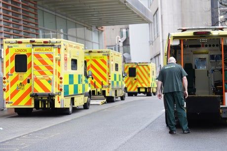 Big rise in patients waiting in ambulances outside…