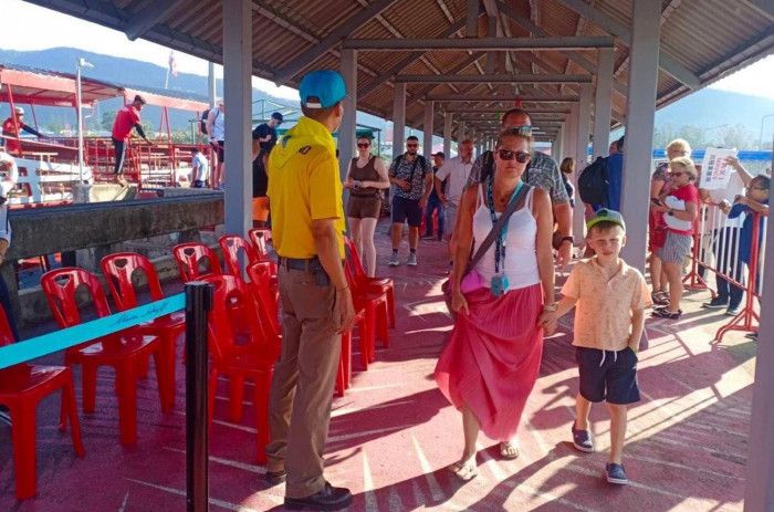 1,900-passenger cruise ship calls at Samui 1,900-passenger cruise ship calls at Samui