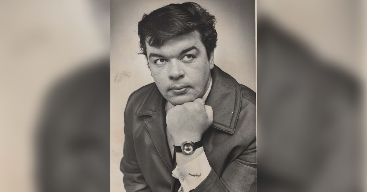 Tributes paid to 'genuine superstar' who shared stage…