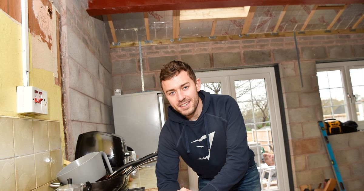 Savvy man builds entire house extension from watching…